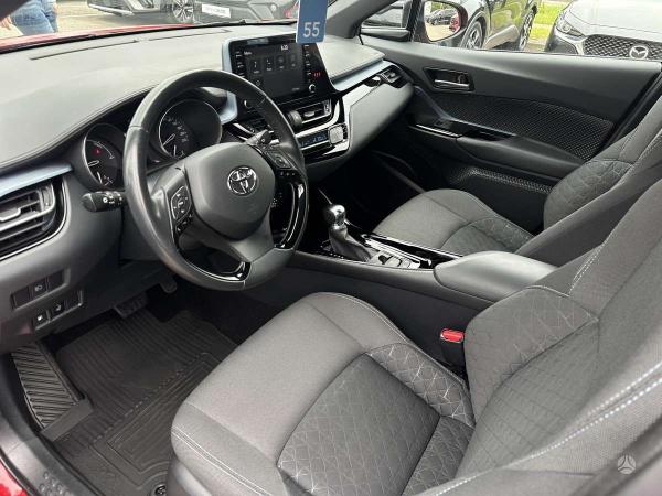 Toyota C-HR 2020 in Kaunas, with an engine capacity of 2.00 L and mileage of 127 thousand km for 22771 €, photo 9 on AUTOMOTO.COM.LV