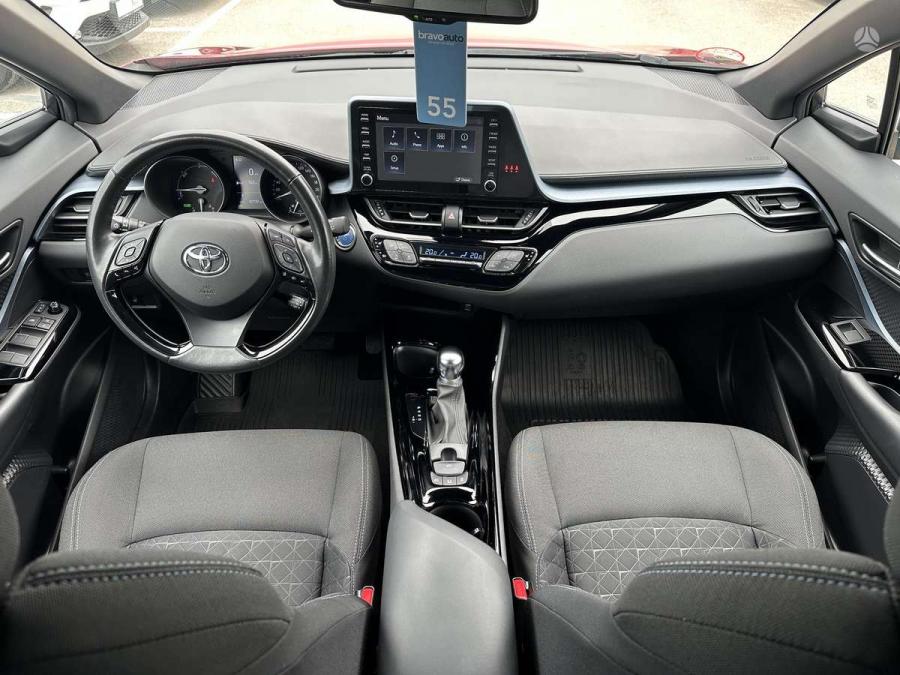 Toyota C-HR 2020 in Kaunas, with an engine capacity of 2.00 L and mileage of 127 thousand km for 22771 €, photo 13 on AUTOMOTO.COM.LV