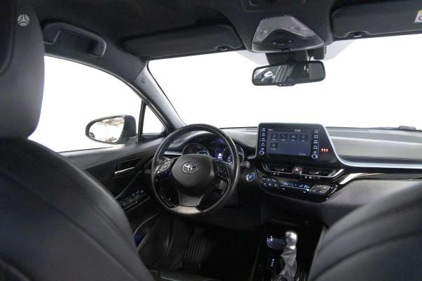 Toyota C-HR 2020 in Kaunas, with an engine capacity of 1.80 L and mileage of 173 thousand km for 19950 €, photo 7 on AUTOMOTO.COM.LV