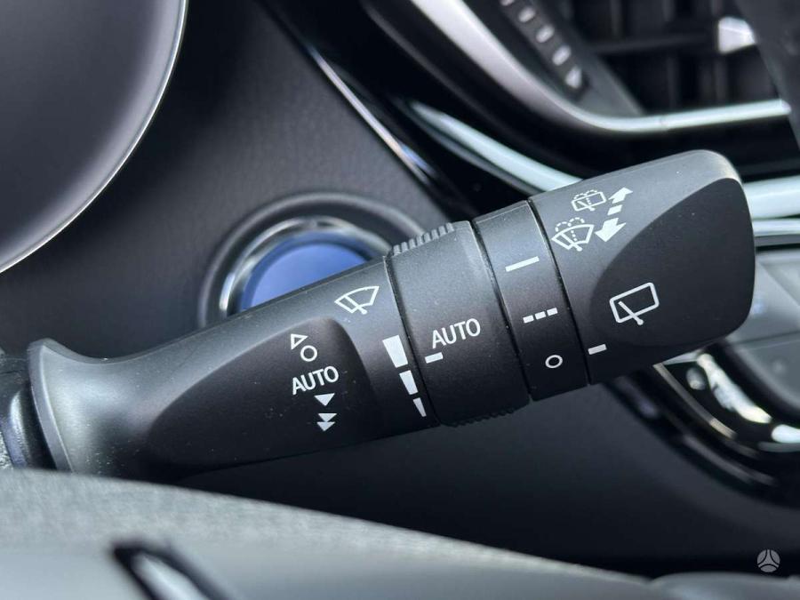 Toyota C-HR 2020 in Kaunas, with an engine capacity of 1.80 L and mileage of 76 thousand km for 22471 €, photo 24 on AUTOMOTO.COM.LV