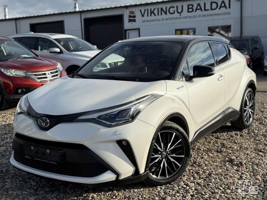 Тойота C-HR 2020 в Утена, объемом двигателя 1.80 л и пробегом 260 тыс. км за 15490 €, фото 3 на AUTOMOTO.COM.LV