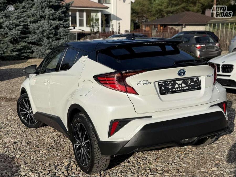 Тойота C-HR 2020 в Утена, объемом двигателя 1.80 л и пробегом 260 тыс. км за 15490 €, фото 5 на AUTOMOTO.COM.LV
