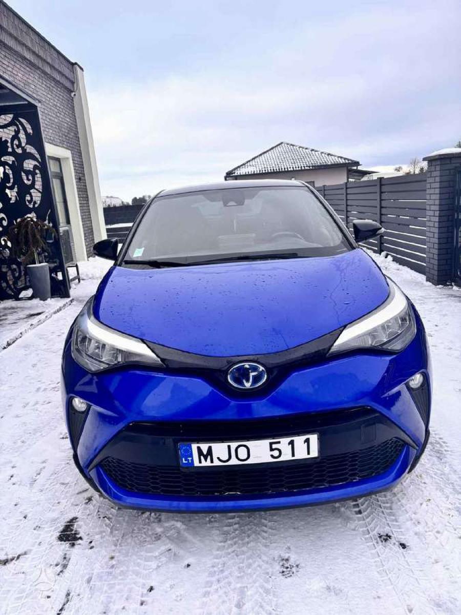 Toyota C-HR 2021 in Taurage, with an engine capacity of 1.80 L and mileage of 60 thousand km for 20000 €, photo 5 on AUTOMOTO.COM.LV