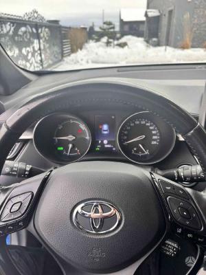 Toyota C-HR 2021 in Taurage, with an engine capacity of 1.80 L and mileage of 60 thousand km for 20000 €, photo 10 on AUTOMOTO.COM.LV