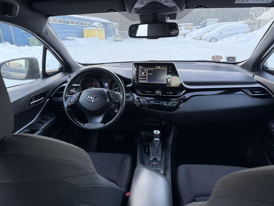 Toyota C-HR 2021 Viļņa, ar dzinēja tilpumu 1.80 L un nobraukumu 99 tūkst. km par 19900 €, foto 13 vietnē AUTOMOTO.COM.LV