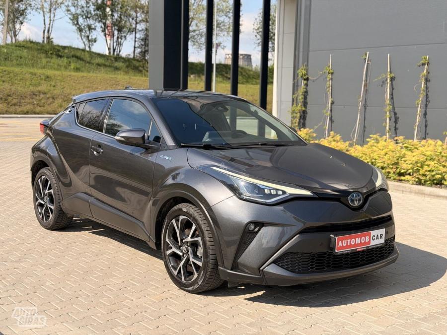 Toyota C-HR 2021 in Vilnius, with an engine capacity of 1.80 L and mileage of 158 thousand km for 19250 €, photo 4 on AUTOMOTO.COM.LV