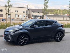 Toyota C-HR 2021 in Vilnius, with an engine capacity of 1.80 L and mileage of 158 thousand km for 19250 €, photo 15 on AUTOMOTO.COM.LV