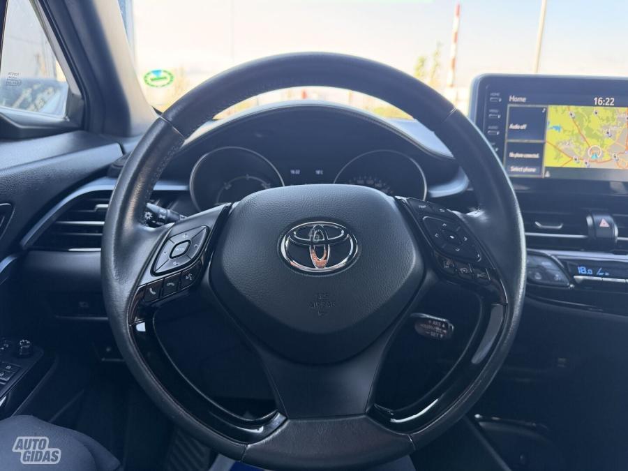 Toyota C-HR 2021 in Vilnius, with an engine capacity of 1.80 L and mileage of 158 thousand km for 19250 €, photo 29 on AUTOMOTO.COM.LV