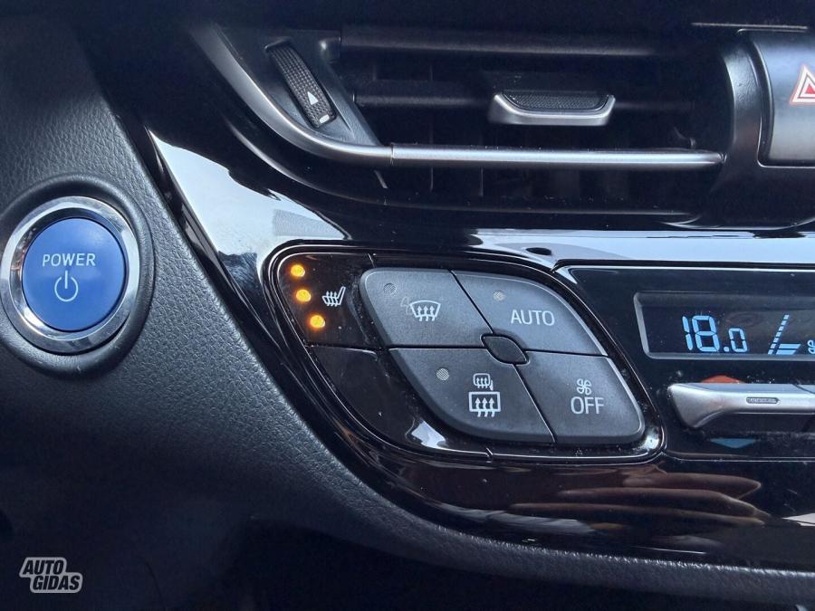 Toyota C-HR 2021 in Vilnius, with an engine capacity of 1.80 L and mileage of 158 thousand km for 19250 €, photo 35 on AUTOMOTO.COM.LV