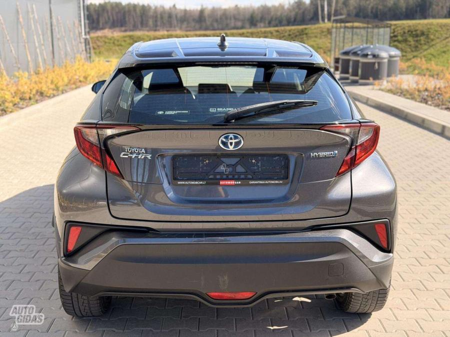 Toyota C-HR 2021 in Vilnius, with an engine capacity of 1.80 L and mileage of 124 thousand km for 18350 €, photo 8 on AUTOMOTO.COM.LV