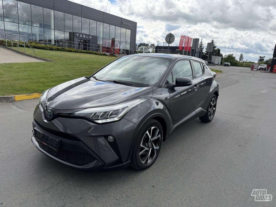 Тойота C-HR 2021 в Вильнюс, объемом двигателя 1.80 л и пробегом 176 тыс. км за 18350 €, фото 1 на AUTOMOTO.COM.LV