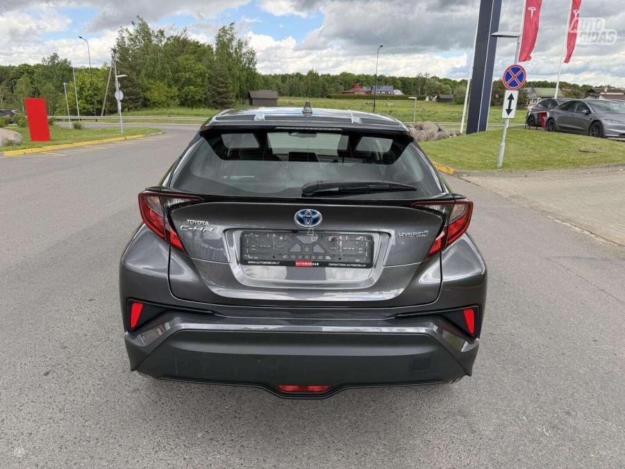 Тойота C-HR 2021 в Вильнюс, объемом двигателя 1.80 л и пробегом 176 тыс. км за 18350 €, фото 12 на AUTOMOTO.COM.LV