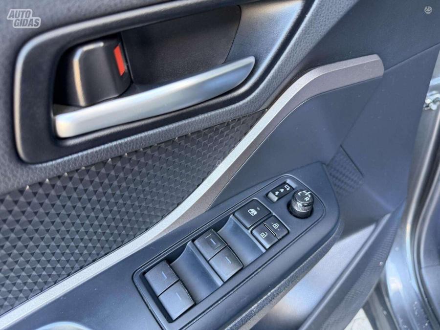 Тойота C-HR 2021 в Вильнюс, объемом двигателя 1.80 л и пробегом 124 тыс. км за 18350 €, фото 15 на AUTOMOTO.COM.LV