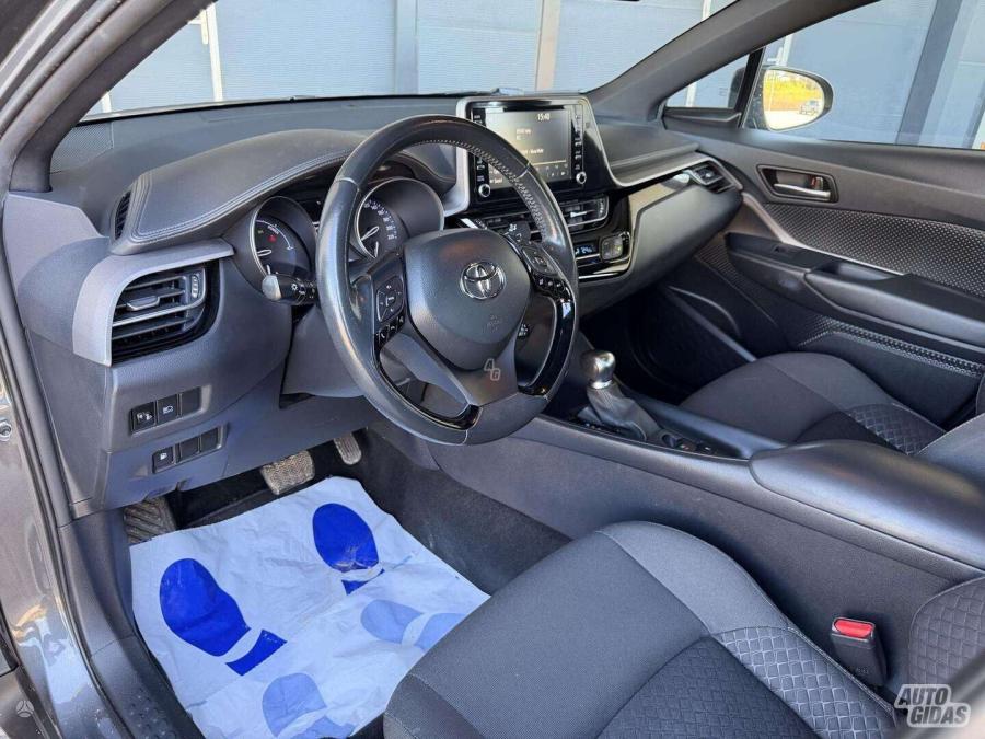 Тойота C-HR 2021 в Вильнюс, объемом двигателя 1.80 л и пробегом 124 тыс. км за 18350 €, фото 18 на AUTOMOTO.COM.LV