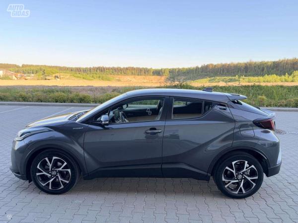 Toyota C-HR 2021 in Vilnius, with an engine capacity of 1.80 L and mileage of 101 thousand km for 20500 €, photo 8 on AUTOMOTO.COM.LV