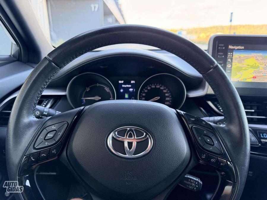 Тойота C-HR 2021 в Вильнюс, объемом двигателя 1.80 л и пробегом 101 тыс. км за 20500 €, фото 24 на AUTOMOTO.COM.LV
