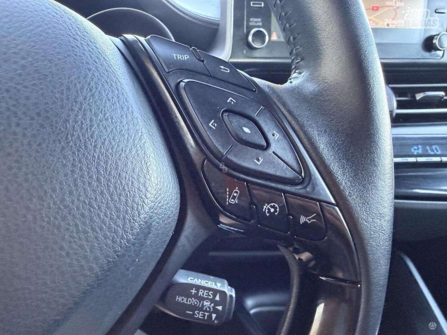 Тойота C-HR 2021 в Вильнюс, объемом двигателя 1.80 л и пробегом 101 тыс. км за 20500 €, фото 26 на AUTOMOTO.COM.LV