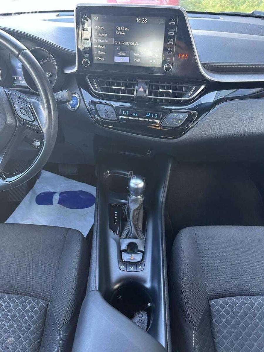 Toyota C-HR 2021 Viļņa, ar dzinēja tilpumu 1.80 L un nobraukumu 79 tūkst. km par 21500 €, foto 24 vietnē AUTOMOTO.COM.LV
