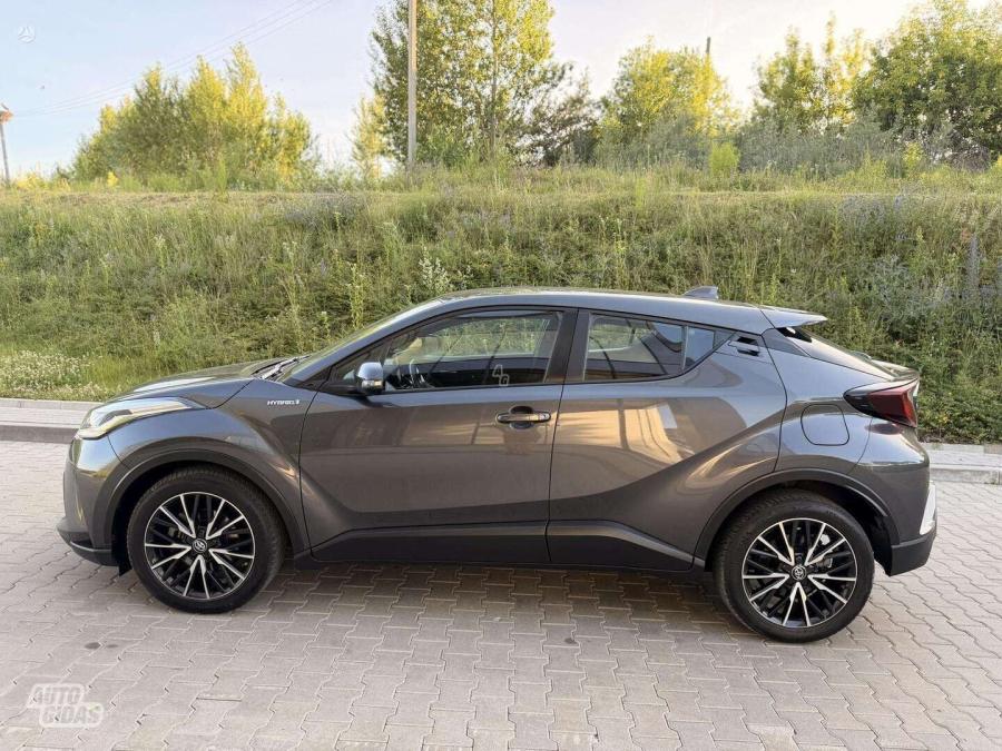 Toyota C-HR 2021 in Vilnius, with an engine capacity of 1.80 L and mileage of 79 thousand km for 20950 €, photo 9 on AUTOMOTO.COM.LV