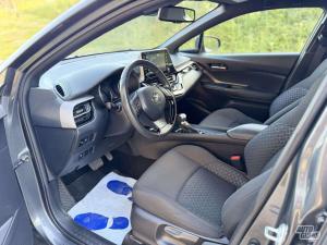 Toyota C-HR 2021 in Vilnius, with an engine capacity of 1.80 L and mileage of 79 thousand km for 20950 €, photo 12 on AUTOMOTO.COM.LV