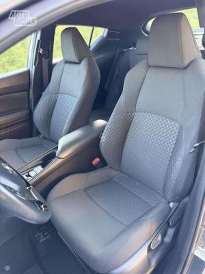 Toyota C-HR 2021 in Vilnius, with an engine capacity of 1.80 L and mileage of 79 thousand km for 20950 €, photo 14 on AUTOMOTO.COM.LV