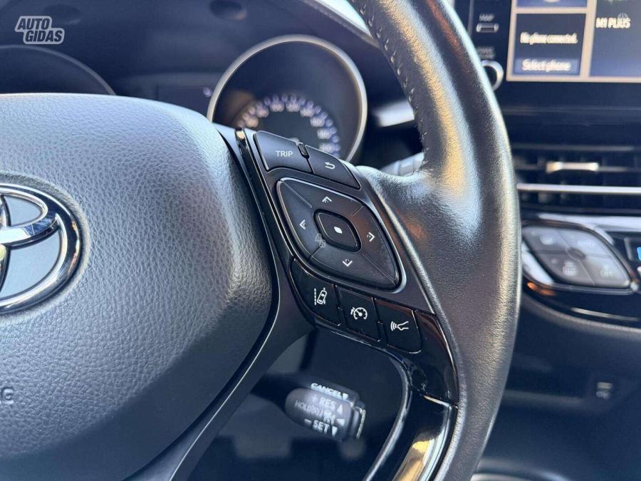 Toyota C-HR 2021 in Vilnius, with an engine capacity of 1.80 L and mileage of 79 thousand km for 20950 €, photo 23 on AUTOMOTO.COM.LV