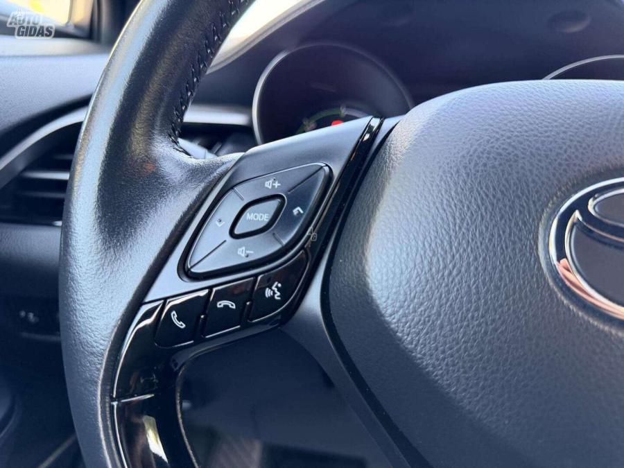 Toyota C-HR 2021 in Vilnius, with an engine capacity of 1.80 L and mileage of 79 thousand km for 20950 €, photo 24 on AUTOMOTO.COM.LV