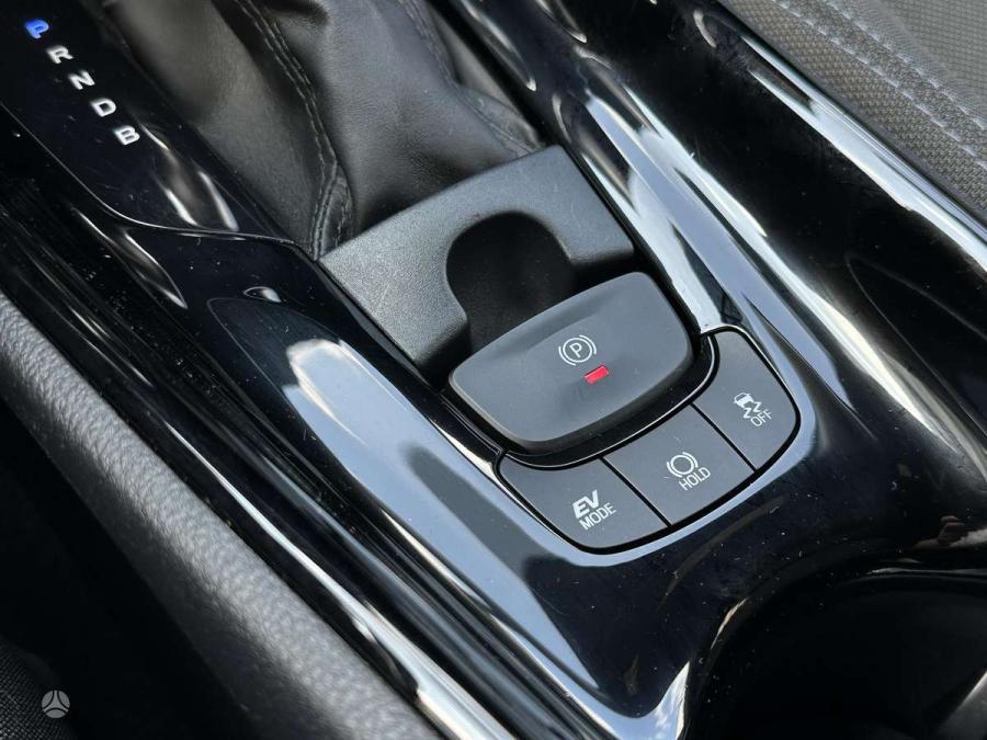 Toyota C-HR 2021 Kauņa, ar dzinēja tilpumu 1.80 L un nobraukumu 111 tūkst. km par 22471 €, foto 26 vietnē AUTOMOTO.COM.LV