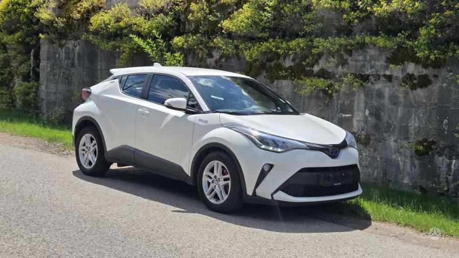 Тойота C-HR 2021 в Каунас, объемом двигателя 1.80 л и пробегом 240 тыс. км за 13399 €, фото 1 на AUTOMOTO.COM.LV