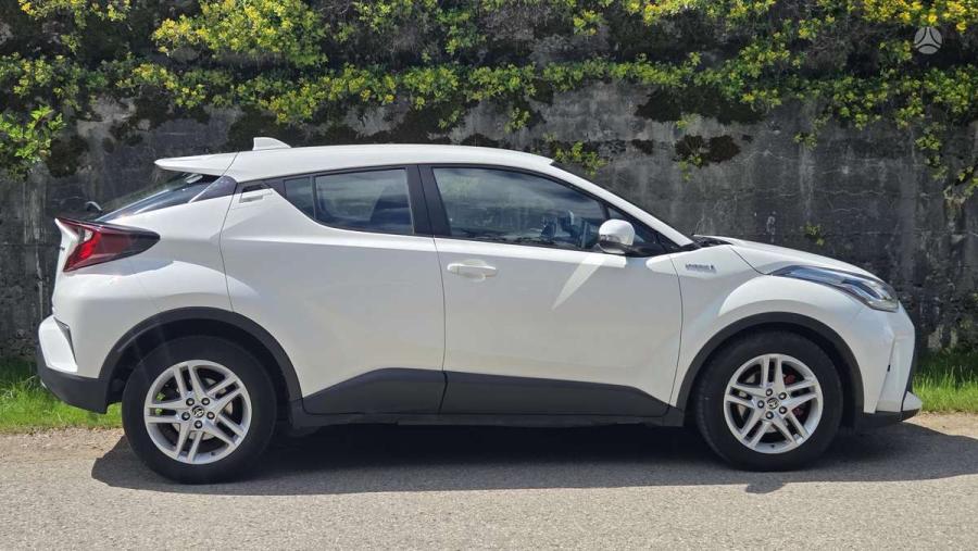 Тойота C-HR 2021 в Каунас, объемом двигателя 1.80 л и пробегом 240 тыс. км за 13399 €, фото 3 на AUTOMOTO.COM.LV