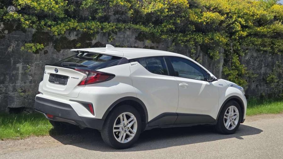Тойота C-HR 2021 в Каунас, объемом двигателя 1.80 л и пробегом 240 тыс. км за 13399 €, фото 4 на AUTOMOTO.COM.LV