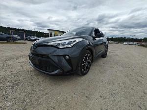 Toyota C-HR 2021 in Vilnius, with an engine capacity of 1.99 L and mileage of 200 thousand km for 16900 €, photo  on AUTOMOTO.COM.LV