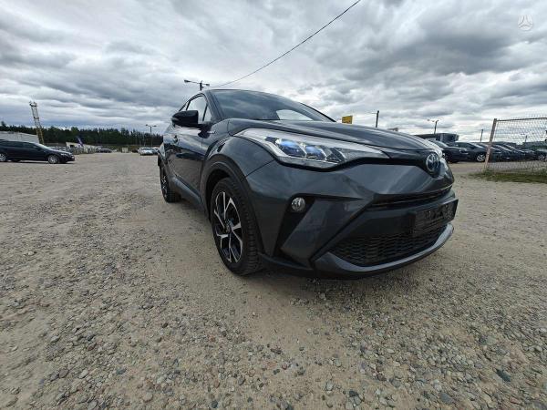 Toyota C-HR 2021 Viļņa, ar dzinēja tilpumu 1.99 L un nobraukumu 200 tūkst. km par 16900 €, foto 3 vietnē AUTOMOTO.COM.LV