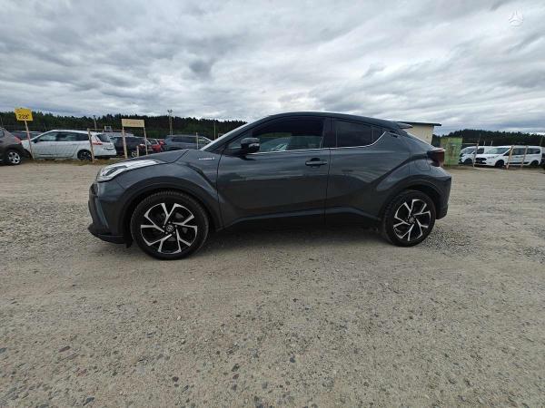 Toyota C-HR 2021 Viļņa, ar dzinēja tilpumu 1.99 L un nobraukumu 200 tūkst. km par 16900 €, foto 4 vietnē AUTOMOTO.COM.LV