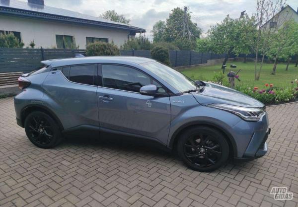 Toyota C-HR 2021 in Kaunas, with an engine capacity of 1.80 L and mileage of 157 thousand km for 17950 €, photo 3 on AUTOMOTO.COM.LV