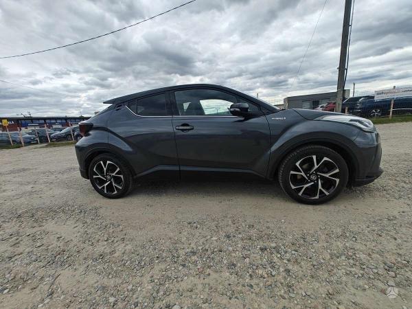 Toyota C-HR 2021 in Vilnius, with an engine capacity of 2.00 L and mileage of 200 thousand km for 16900 €, photo 7 on AUTOMOTO.COM.LV
