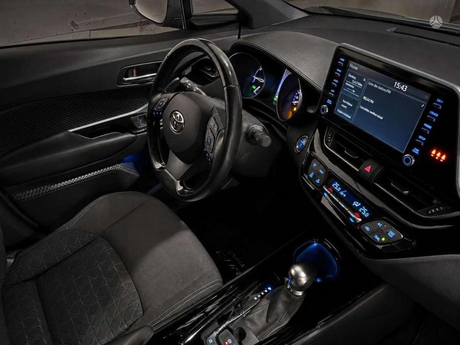 Тойота C-HR 2021 в Клайпеда, объемом двигателя 0.00 л и пробегом 165 тыс. км за 17999 €, фото 6 на AUTOMOTO.COM.LV