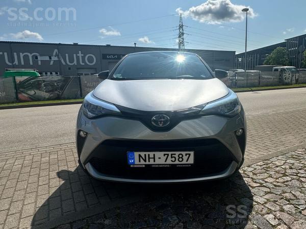 Тойота C-HR 2022 в Рига, объемом двигателя 1.80 л и пробегом 52 тыс. км за 21250 €, фото 2 на AUTOMOTO.COM.LV