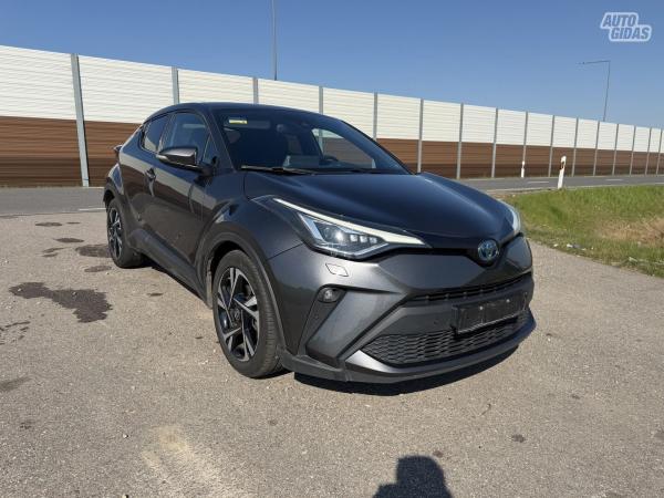 Toyota C-HR 2022 in Kaunas, with an engine capacity of 1.80 L and mileage of 251 thousand km for 15300 €, photo 3 on AUTOMOTO.COM.LV
