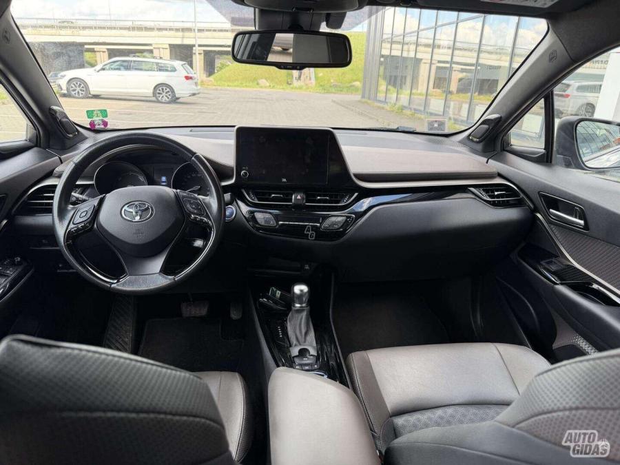 Тойота C-HR 2022 в Вильнюс, объемом двигателя 1.80 л и пробегом 123 тыс. км за 19950 €, фото 12 на AUTOMOTO.COM.LV