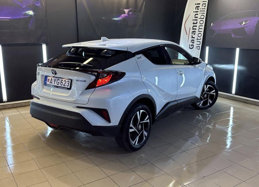 Тойота C-HR 2022 в Вильнюс, объемом двигателя 1.80 л и пробегом 18 тыс. км за 24250 €, фото 3 на AUTOMOTO.COM.LV