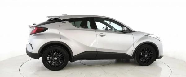 Toyota C-HR 2022 in Kaunas, with an engine capacity of 1.80 L and mileage of 61 thousand km for 21200 €, photo 2 on AUTOMOTO.COM.LV