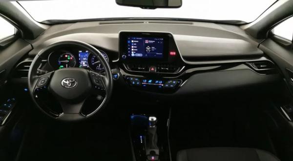 Toyota C-HR 2022 in Kaunas, with an engine capacity of 1.80 L and mileage of 61 thousand km for 21200 €, photo 5 on AUTOMOTO.COM.LV