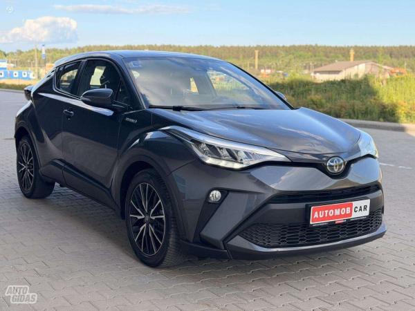 Toyota C-HR 2022 in Vilnius, with an engine capacity of 1.80 L and mileage of 46 thousand km for 21950 €, photo 3 on AUTOMOTO.COM.LV