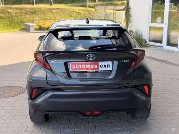 Toyota C-HR 2022 in Vilnius, with an engine capacity of 1.80 L and mileage of 46 thousand km for 21950 €, photo 5 on AUTOMOTO.COM.LV
