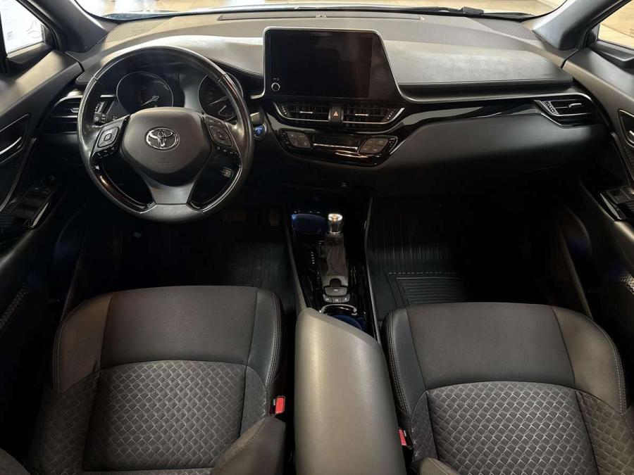 Toyota C-HR 2022 in Vilnius, with an engine capacity of 1.80 L and mileage of 79 thousand km for 23500 €, photo 13 on AUTOMOTO.COM.LV