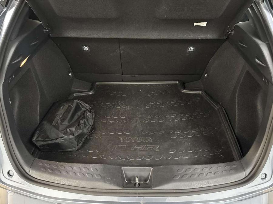 Toyota C-HR 2022 in Vilnius, with an engine capacity of 1.80 L and mileage of 79 thousand km for 23500 €, photo 25 on AUTOMOTO.COM.LV