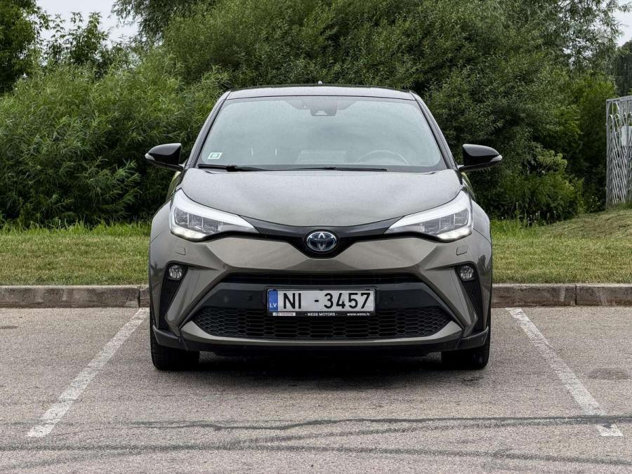 Тойота C-HR 2022 в Рига, объемом двигателя 1.80 л и пробегом 62 тыс. км за 20750 €, фото 1 на AUTOMOTO.COM.LV