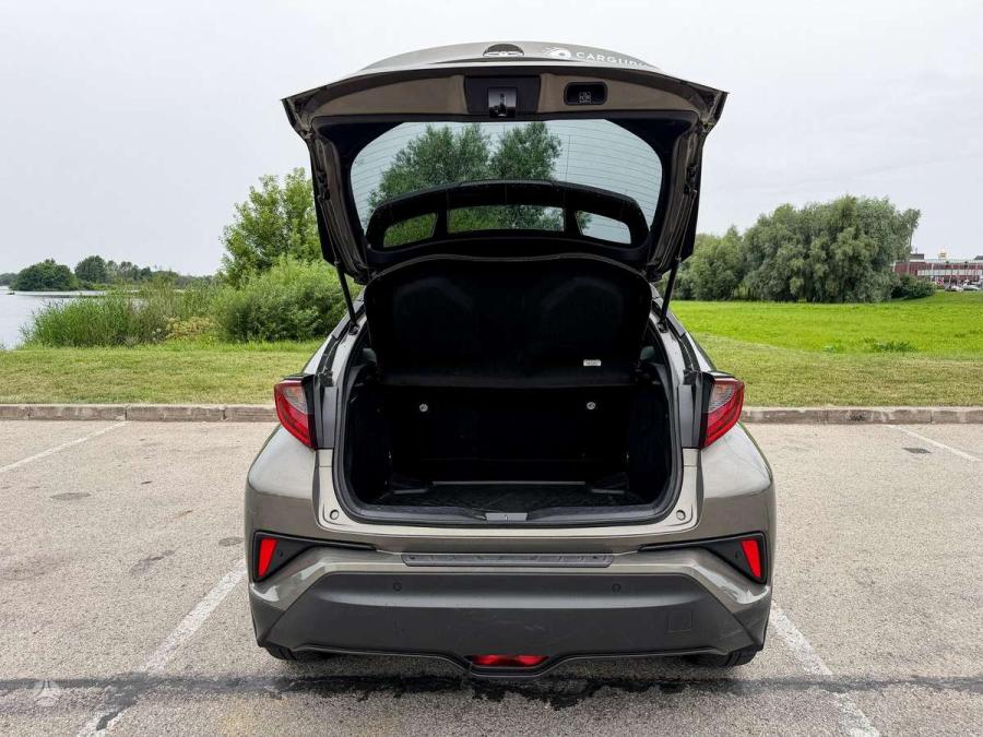 Тойота C-HR 2022 в Рига, объемом двигателя 1.80 л и пробегом 62 тыс. км за 20750 €, фото 8 на AUTOMOTO.COM.LV