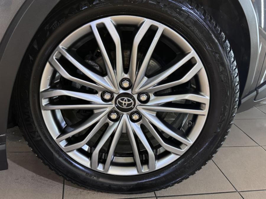Toyota C-HR 2022 in Vilnius, with an engine capacity of 1.80 L and mileage of 129 thousand km for 21500 €, photo 6 on AUTOMOTO.COM.LV